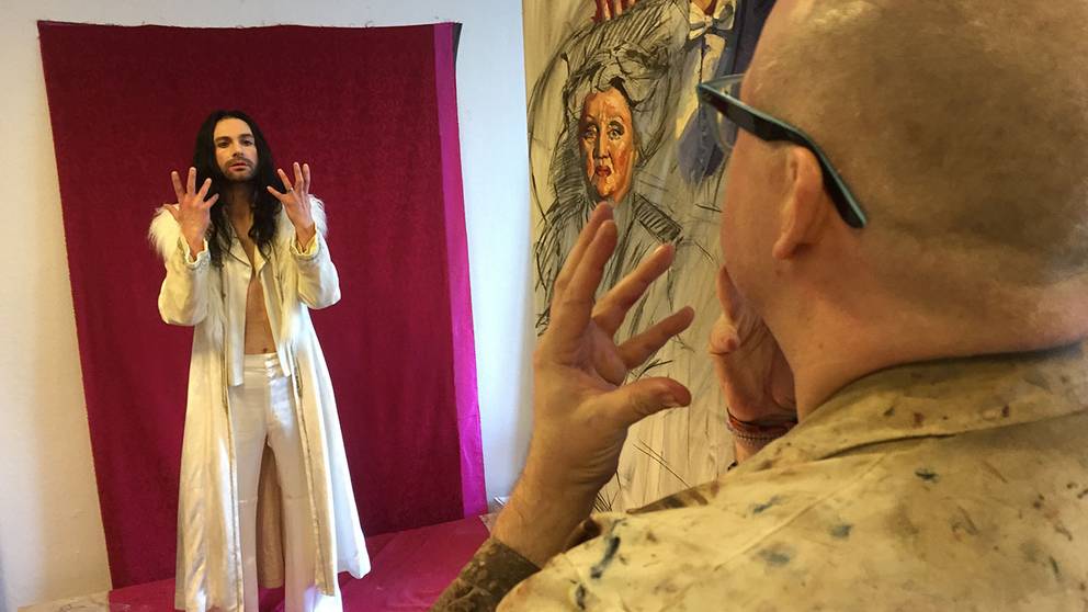 Ola Salo blir Jesus för evigt – på målarduken | SVT Nyheter