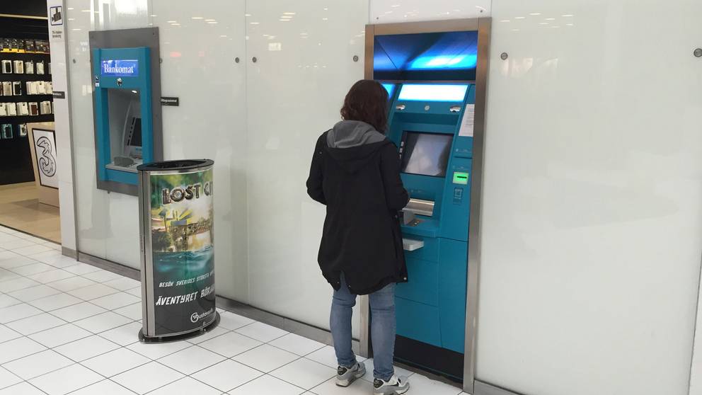 Nu ska det gå att sätta in pengar i automater | SVT Nyheter