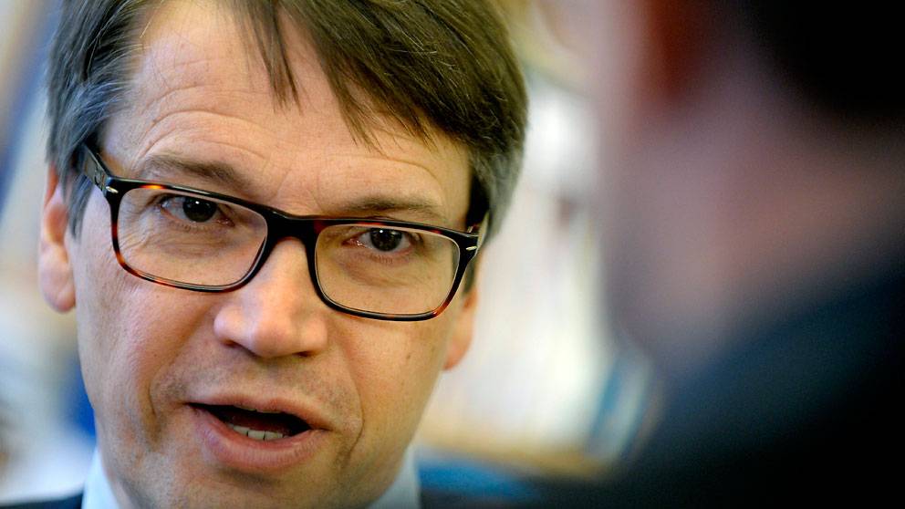 Gapet mellan blocken minskar | SVT Nyheter