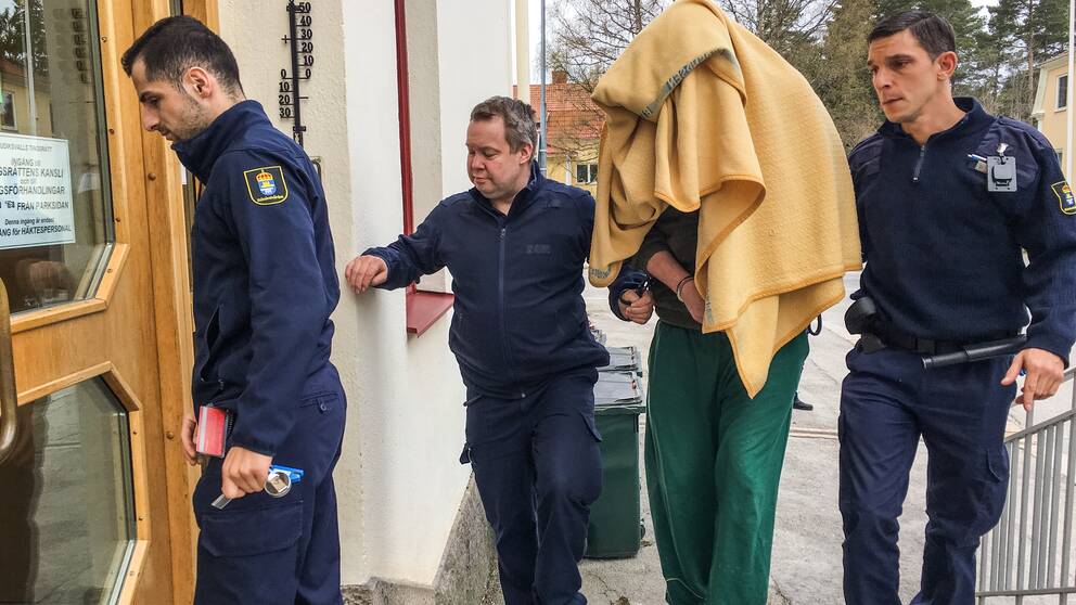 Pappa Våldtog Sina Barn Döms Till Sex års Fängelse Svt Nyheter