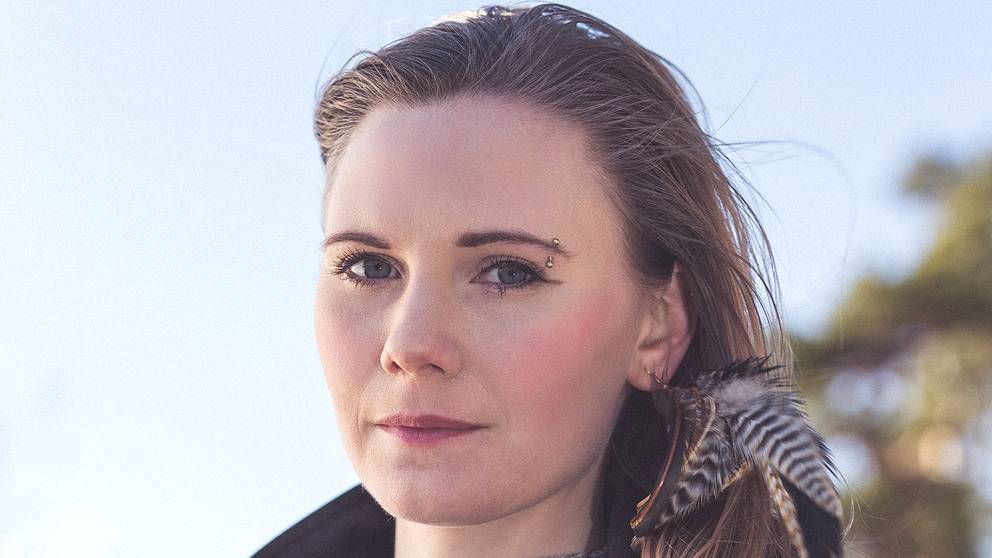 Felicia arrangerar ”Me too”-demonstration i Visby | SVT Nyheter