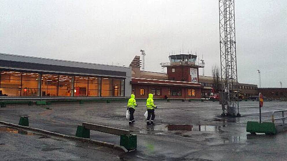 Samtliga flyg inställda eller försenade | SVT Nyheter