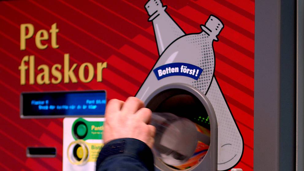 Försökte panta flaskor med falska streckkoder | SVT Nyheter