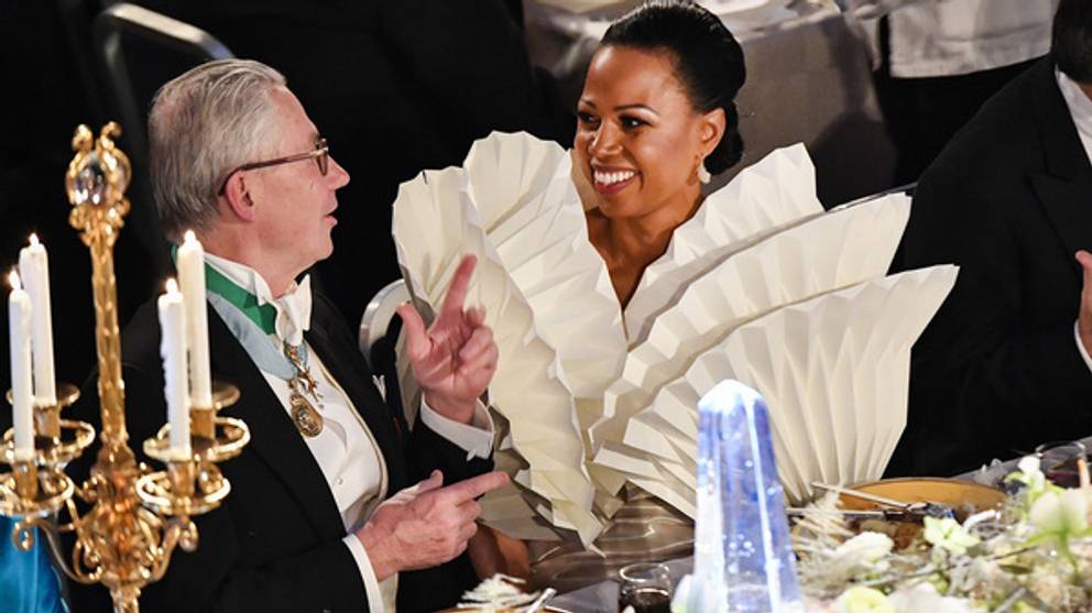 Bildspel: Se bilderna från Nobelfesten | SVT Nyheter