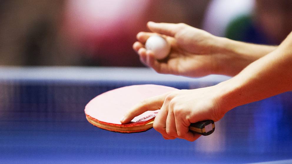 51-åring förlorade i pingis – hotade sin 14-åriga motståndare | SVT Nyheter