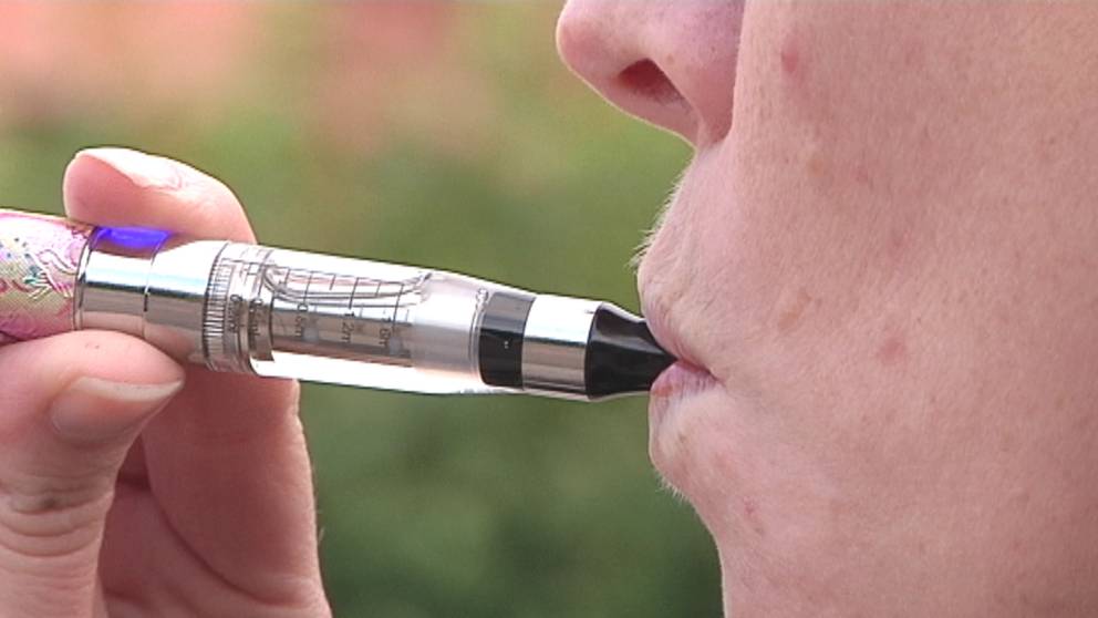 E-cigaretter sågas i rapport | SVT Nyheter