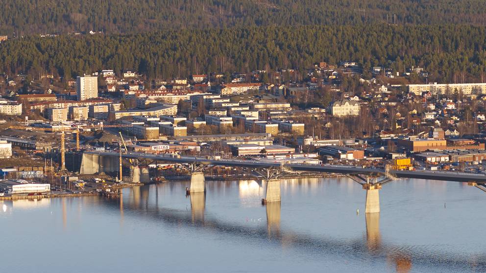 Sprängsten regnade över Sundsvallsbron | SVT Nyheter
