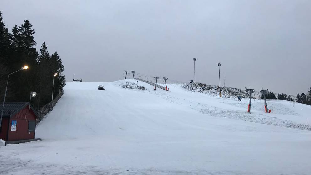 Nu öppnar slalombacken i Hemlingby | SVT Nyheter