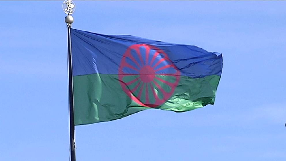 Romerna firar nationaldagen | SVT Nyheter