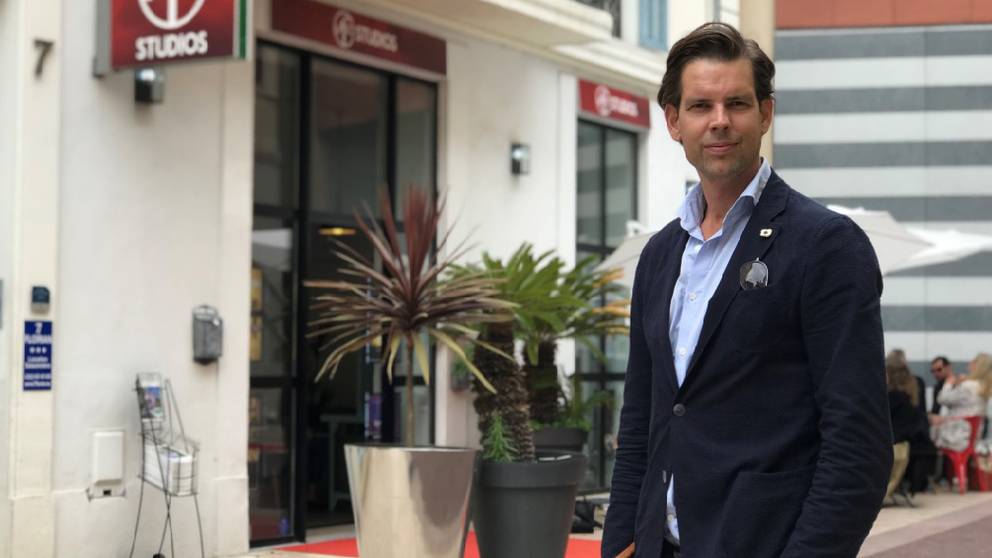 Alex Schulman: ”Fokus kommer vara på kärlekshistorien” | SVT Nyheter