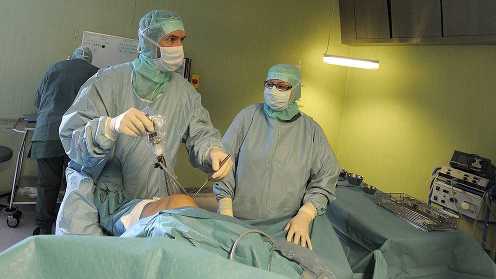 Utredning: Operation mot artros utan effekt | SVT Nyheter