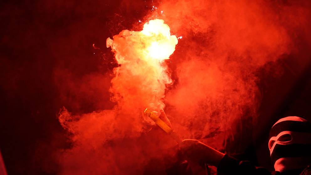 LHC straffas för pyroteknik | SVT Nyheter