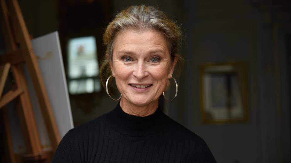 Lena Endre läser Nyårsklockan | SVT Nyheter
