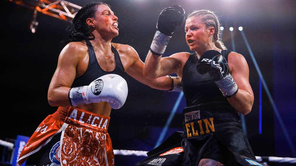 Elin Cederroos blev dubbel världsmästare | SVT Sport