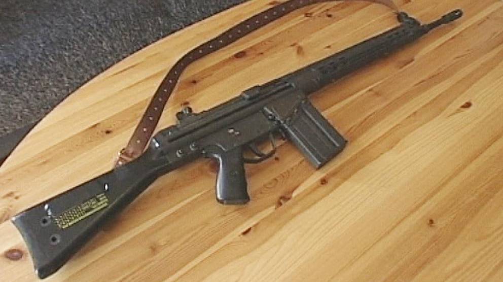 Pluggat automatvapen olagligt | SVT Nyheter