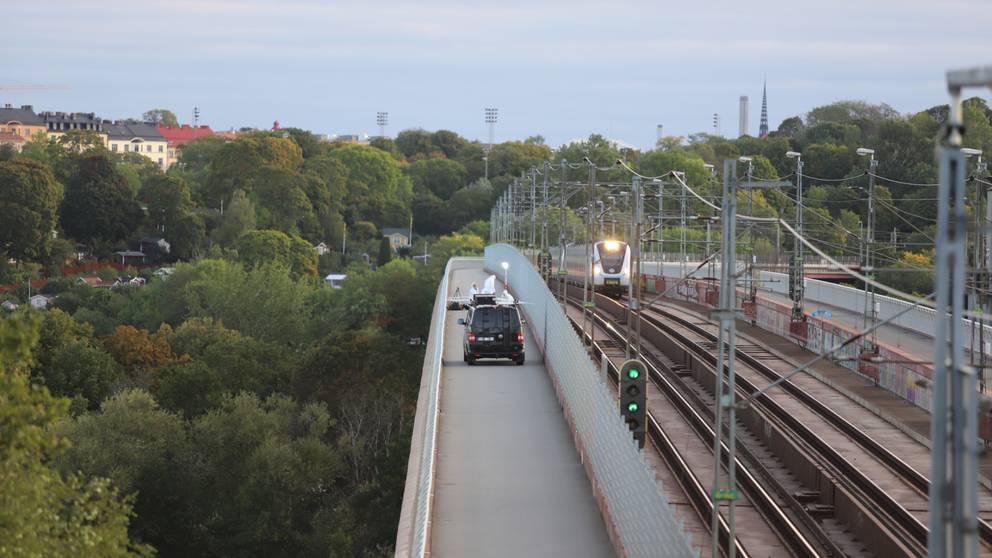 Man hittad död på Årstabron – misstänkt mord | SVT Nyheter