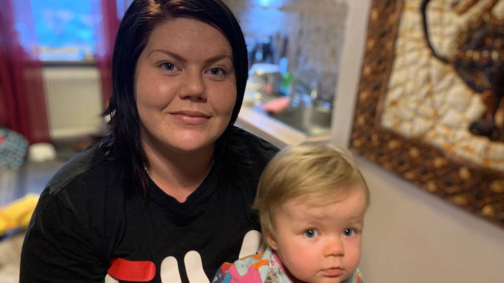 Hon födde sitt första barn i fängelset | SVT Nyheter