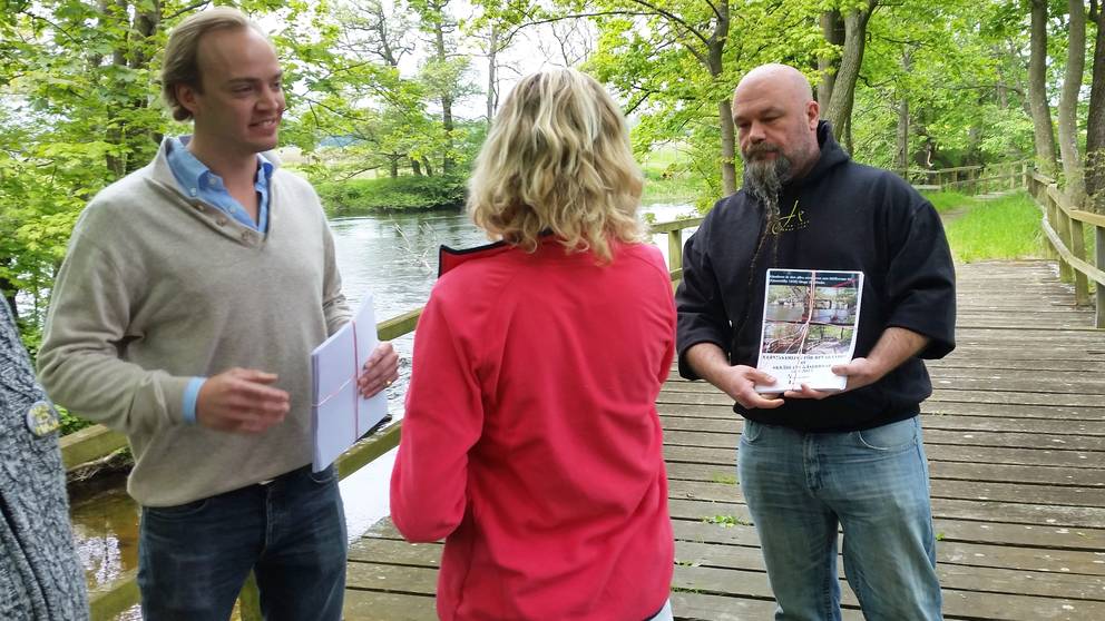 Grevens släkting stöttar broprotest | SVT Nyheter