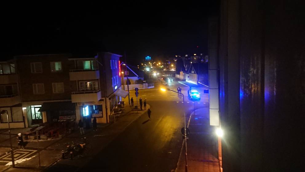 Larm om detonation kring Persborg i Malmö – flera bilar totalförstörda ...