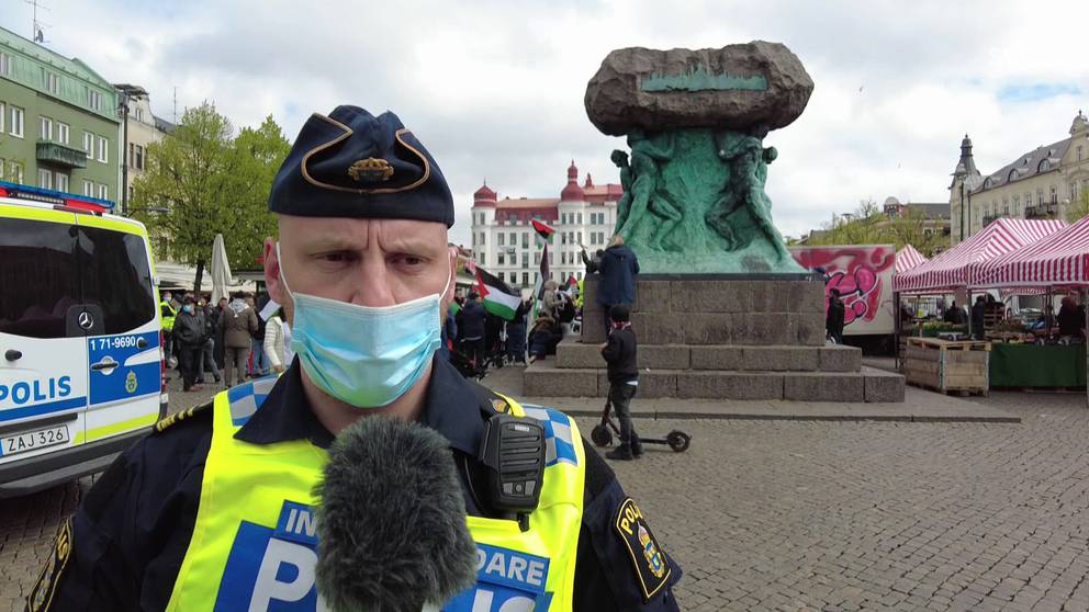 Polisen: Därför upplöste vi inte demonstrationen | SVT Nyheter