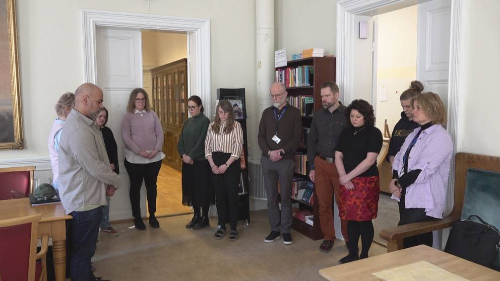 Tyst minut på Vasaskolan i Gävle efter skolattacken i Malmö | SVT Nyheter