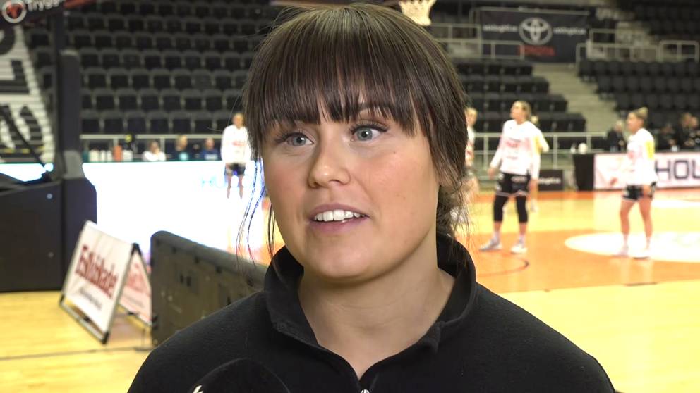 Alva Stark utsedd till årets coach i svensk dambasket | SVT Nyheter