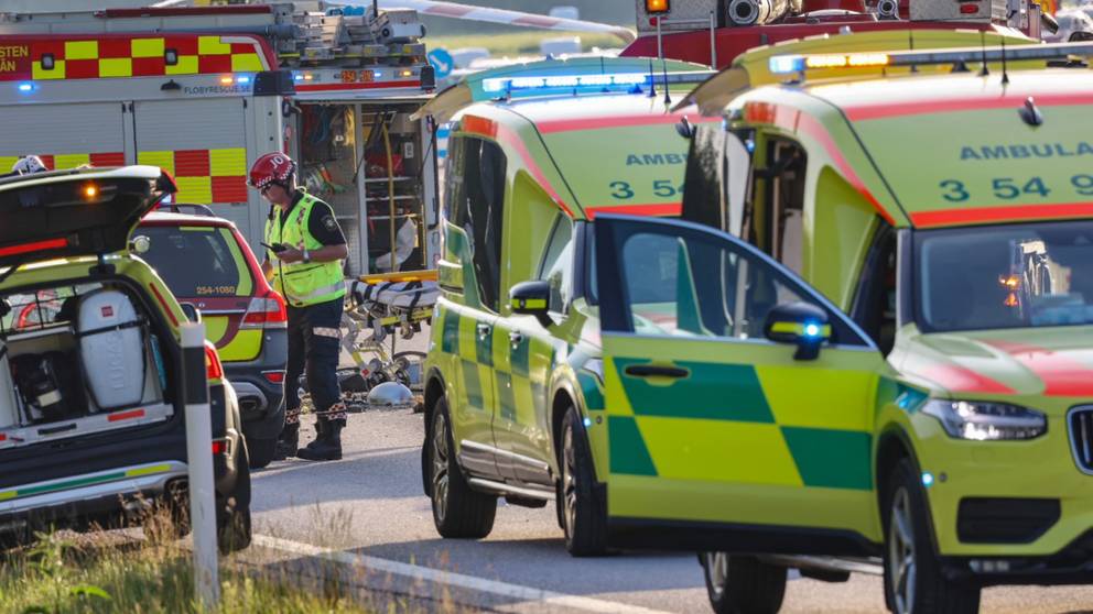 Ungdomar till sjukhus efter trafikolycka utanför Uddevalla | SVT Nyheter