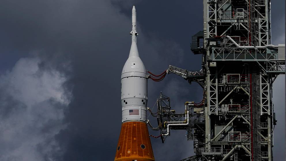 Nasas raketuppskjutning flyttas fram – igen | SVT Nyheter