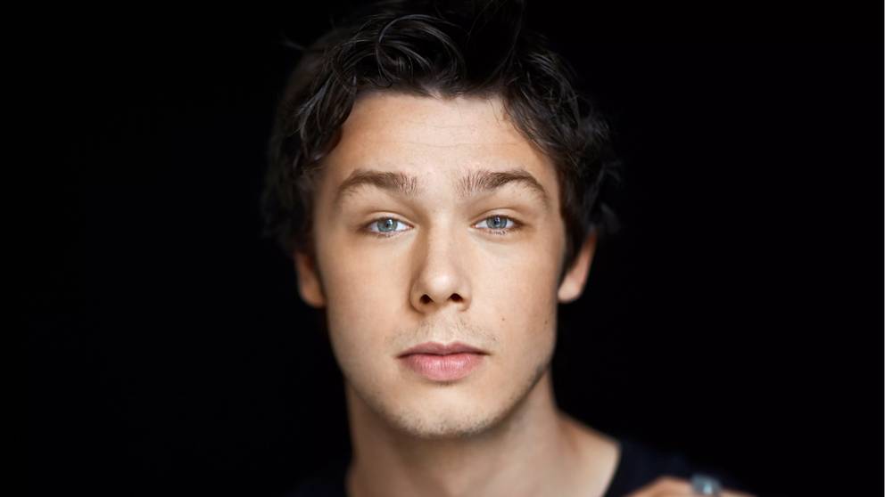 24-årige danske artisten Hugo Helmig död | SVT Nyheter