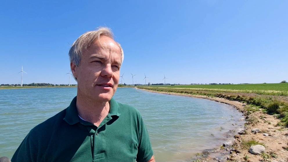 Nya sjön i Gårdstånga ska rädda Gustaf Ramels skörd undan torkan | SVT ...