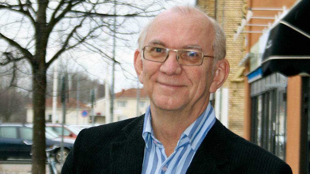 Lewander tvingas sluta | SVT Nyheter