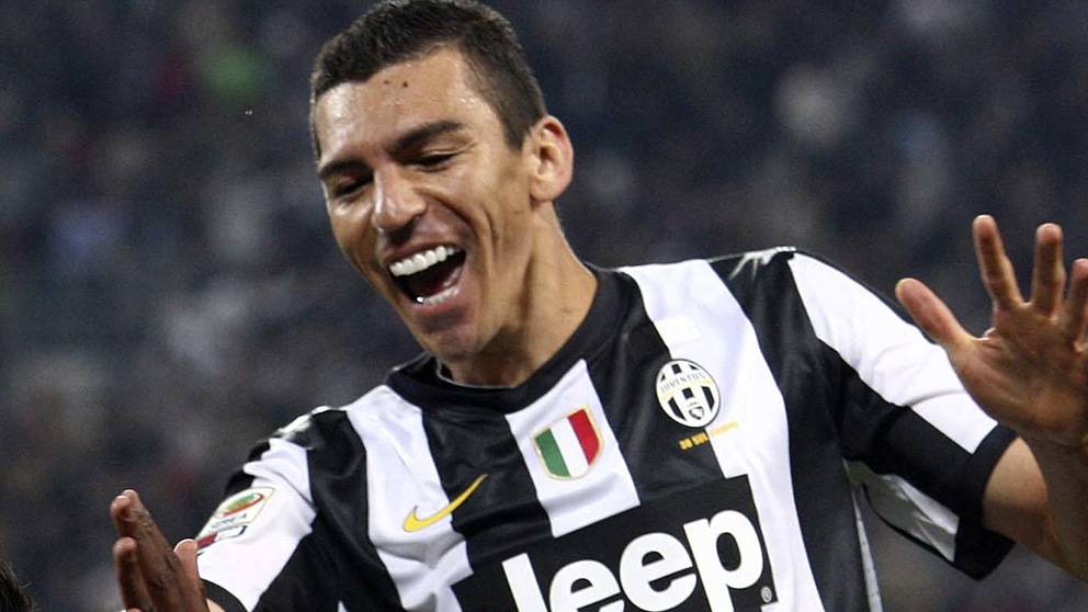 Lucio lämnar Juventus | SVT Nyheter
